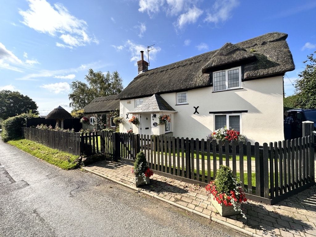 Tom Prall and Nancy Gilbertson - English Cottage Vacation